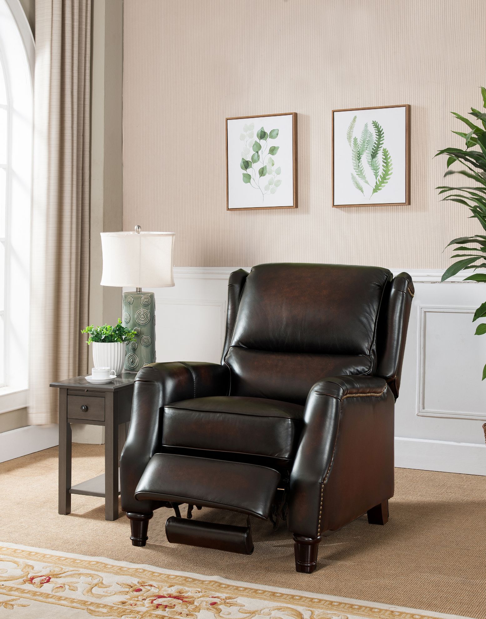 EzReCommerce. Moden Top Grain Push Back Recliner (Open Box)